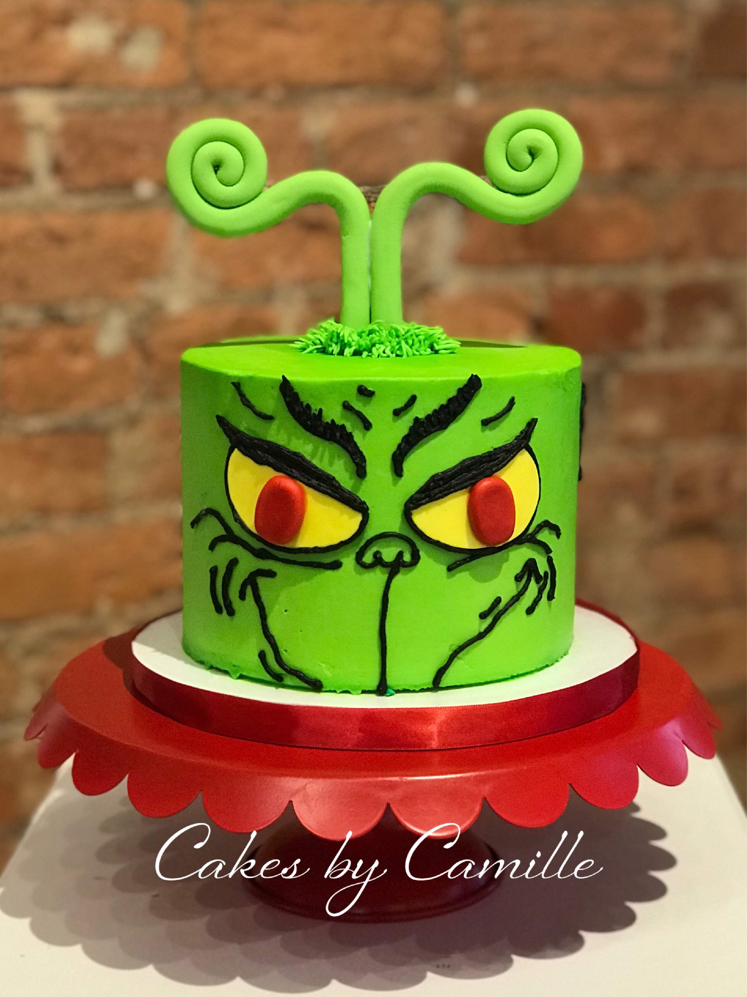 grinch drip cake